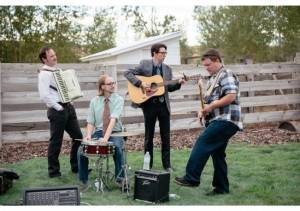 DIY Fall Oregon Barn Wedding {Captured by Corrin} - Sweet Violet Bride