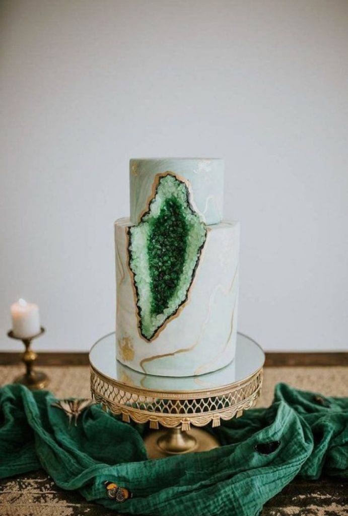 13 Classy Geode Cakes To Rock Your Dessert Table - Sweet Violet Bride